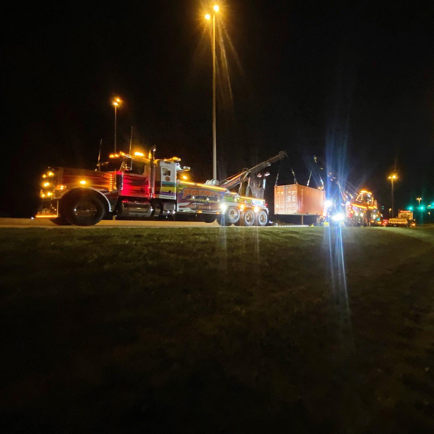 Heavy Duty Truck Recovery Specialist of Chicagoland. Rotators to 70 Tons